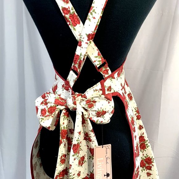 Jesse Steele | Other | New Jessie Steele Kitchen Roses Joan Bib Full ...